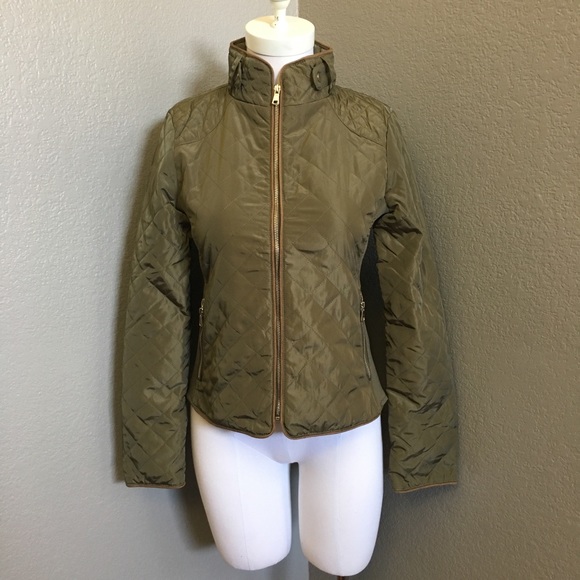 Iris Basic | Jackets & Coats | Quilted Puffer Jacket | Poshmark